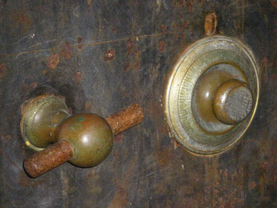 The Mystery Behind Safe Cracking - Safe and Vault Store.com