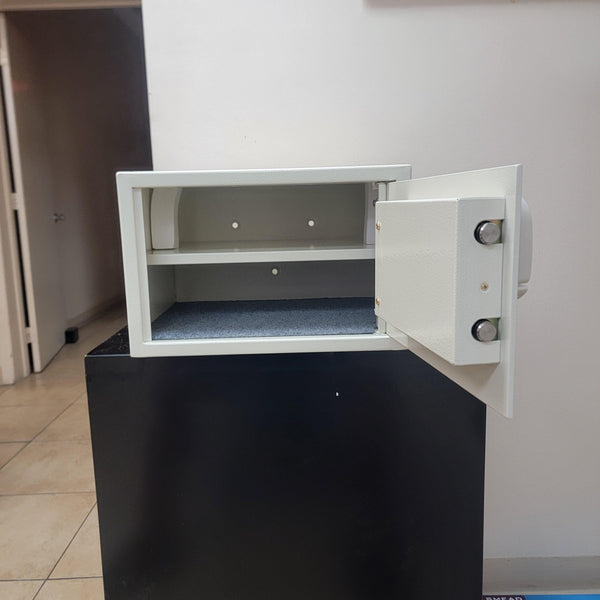 Challenger M6 Laptop Compatible In-Room Safe - Safe and Vault Store.com