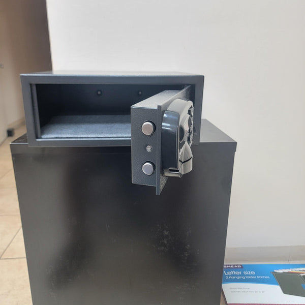 Challenger M20 Laptop Compatible In-Room Safe - Safe and Vault Store.com